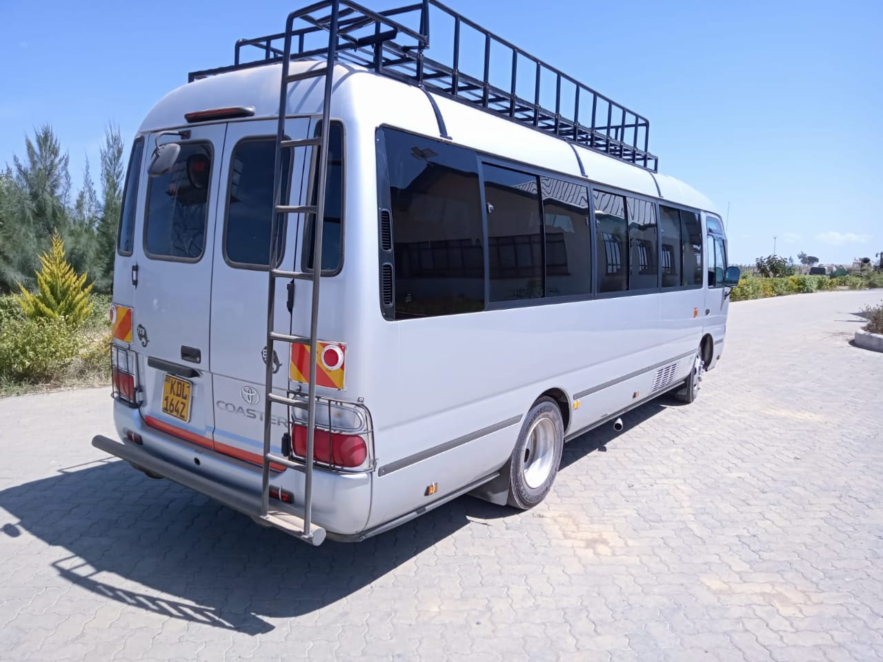 Nairobi Moshi Shuttle Bus Tickets - Speed Way Luxury Shuttle